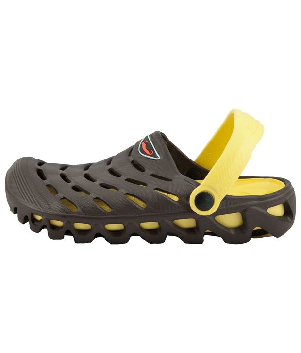 Zovi Brown Floater Sandals - Buy Zovi Brown Floater Sandals Online at ...